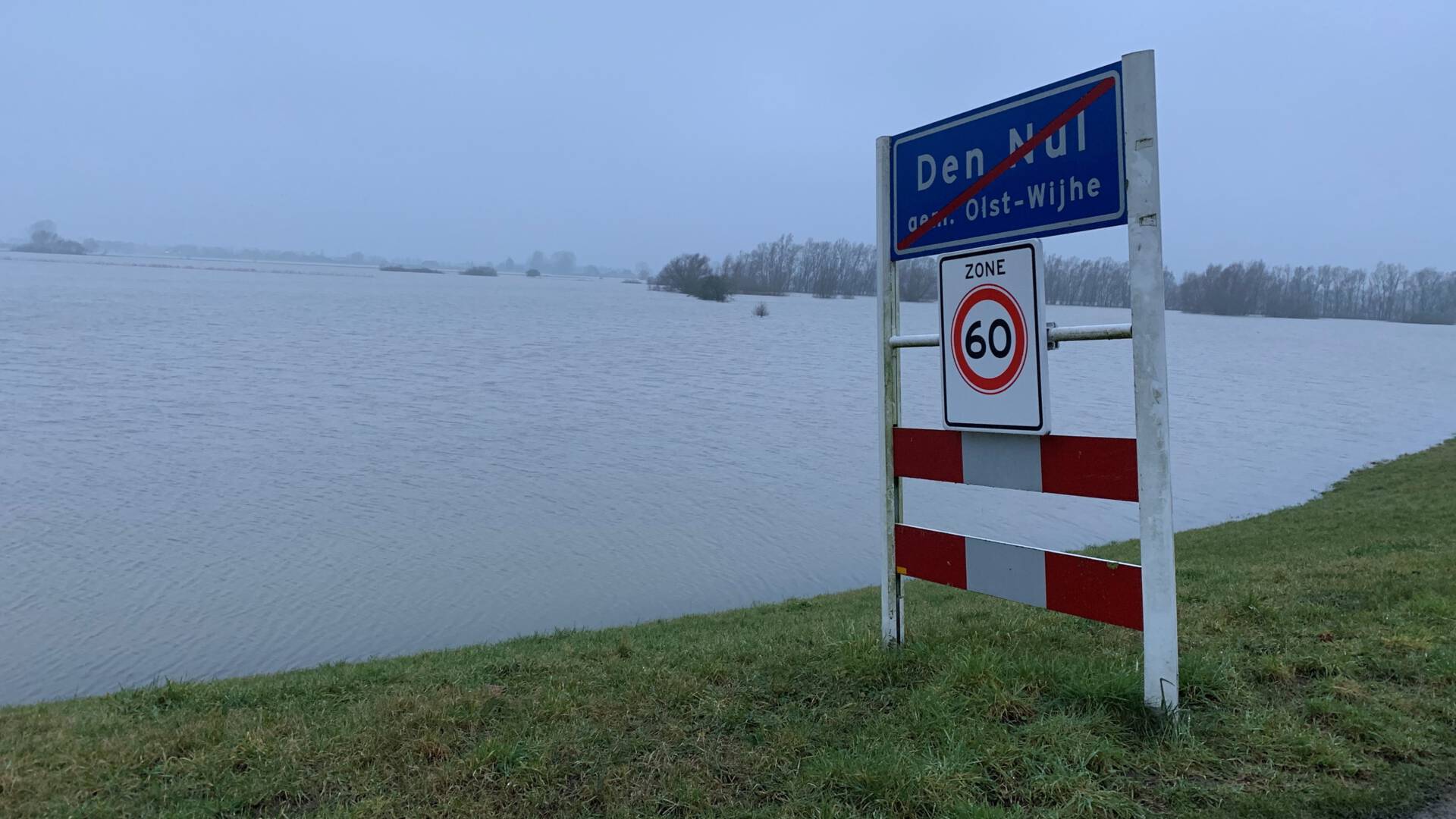 Rijn bereikt hoogste waterstand bij Lobith | NOS