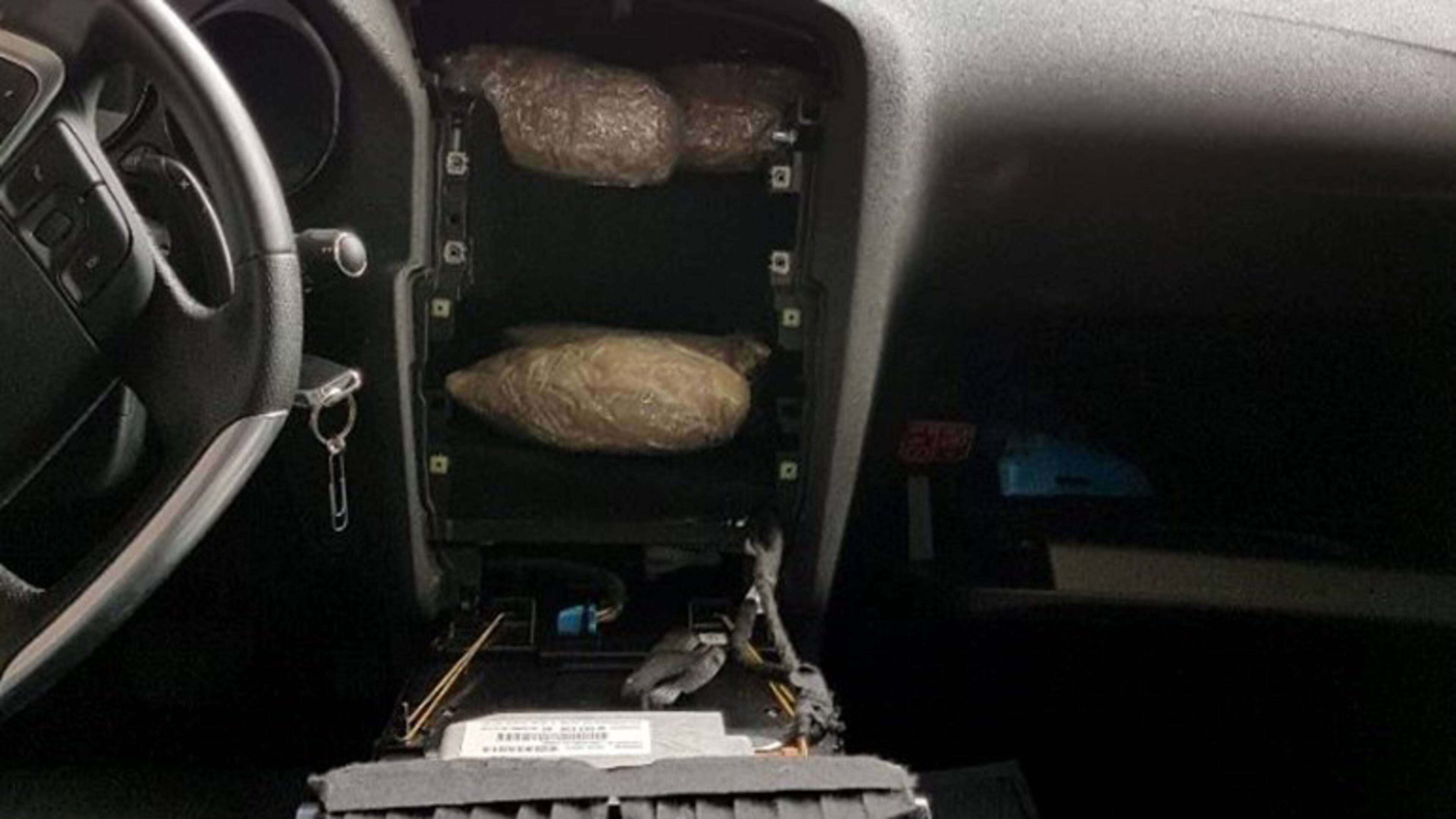 Justitie Rotterdam vernietigt steeds vaker auto's met verborgen ruimtes ...