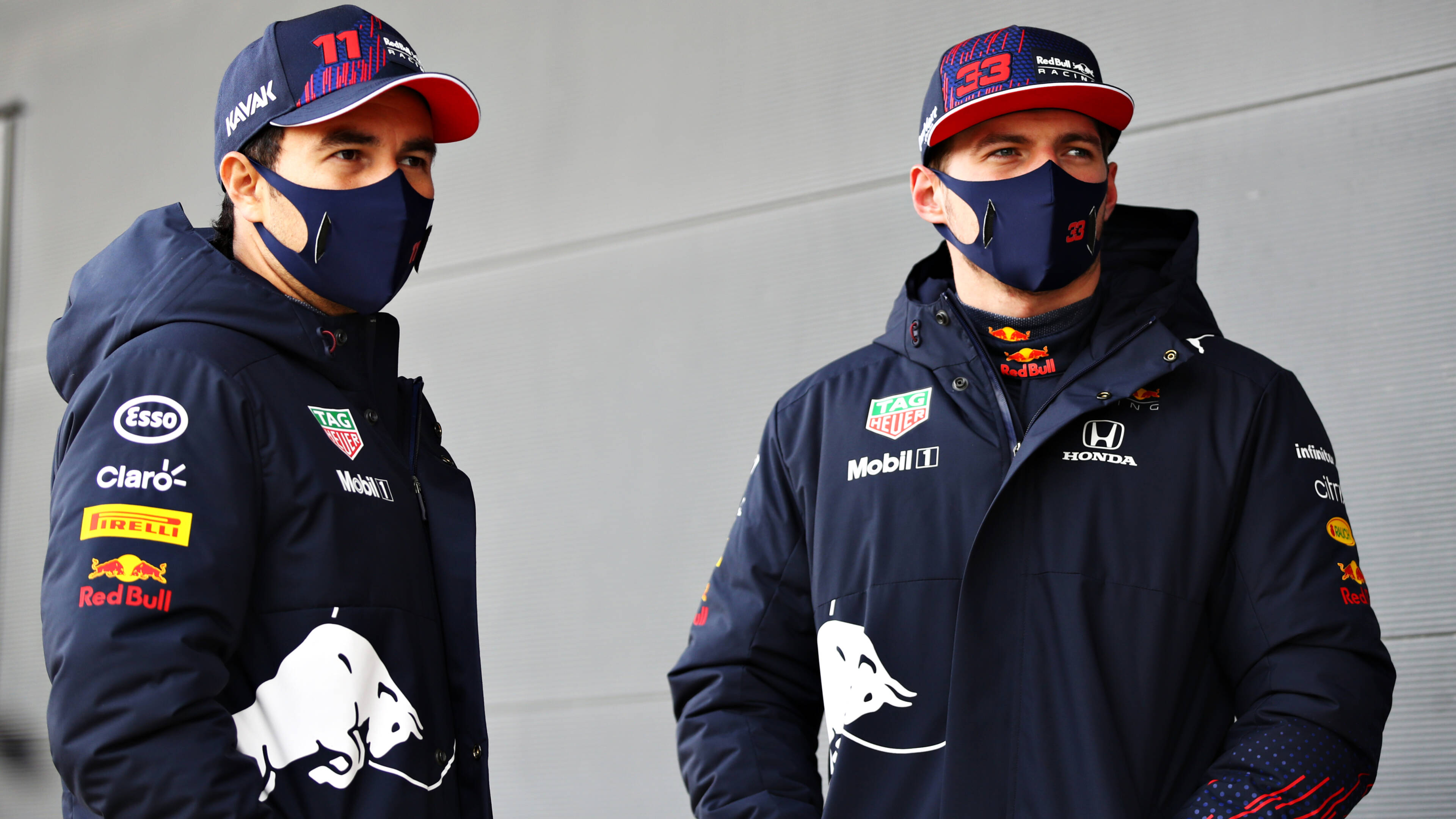 Verstappen heeft 'geen zin in een hype' en houdt kaarten tegen de borst | NOS