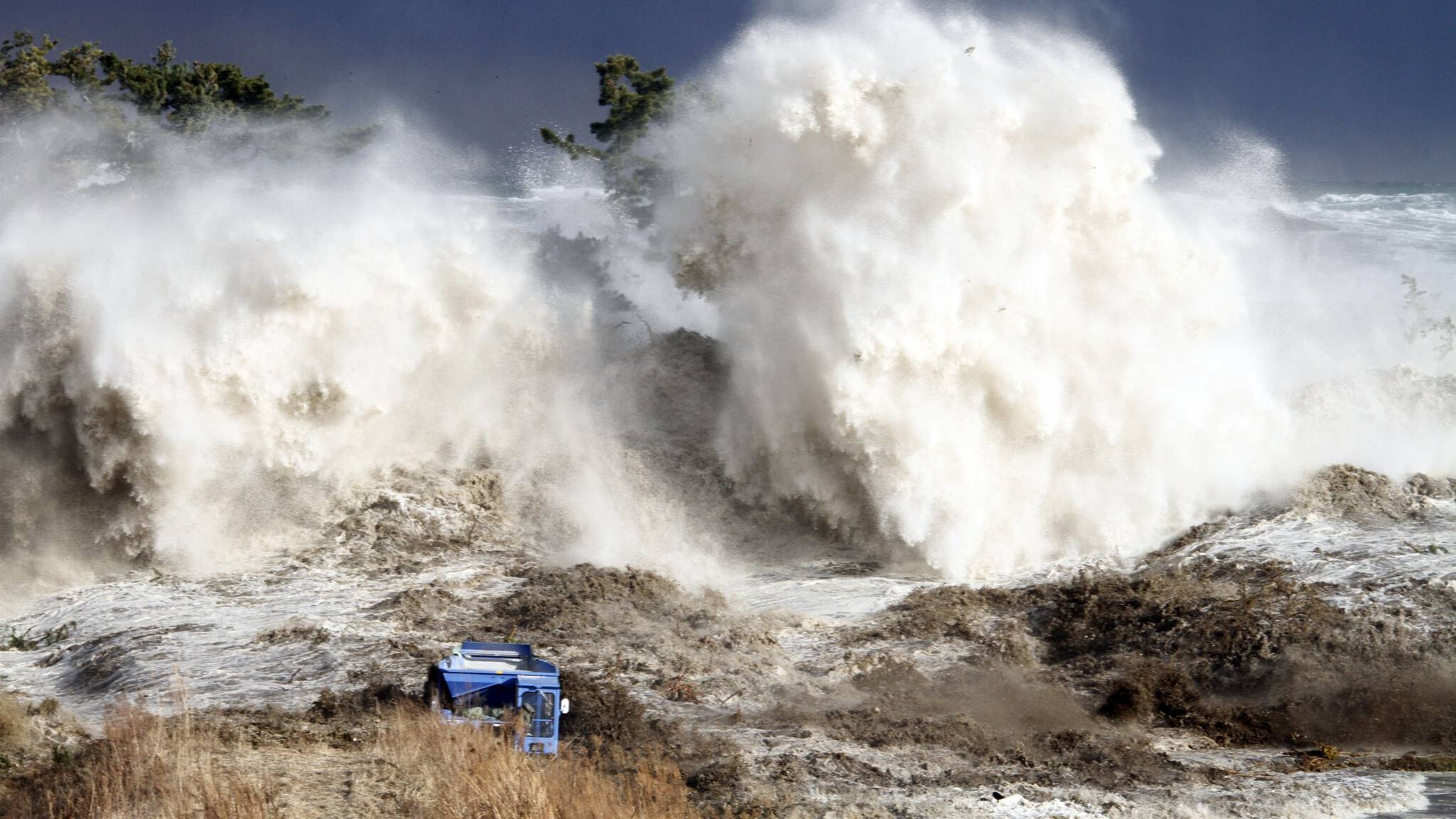 Japan wordt in 2011 getroffen door een aardbeving, tsunami én een ...