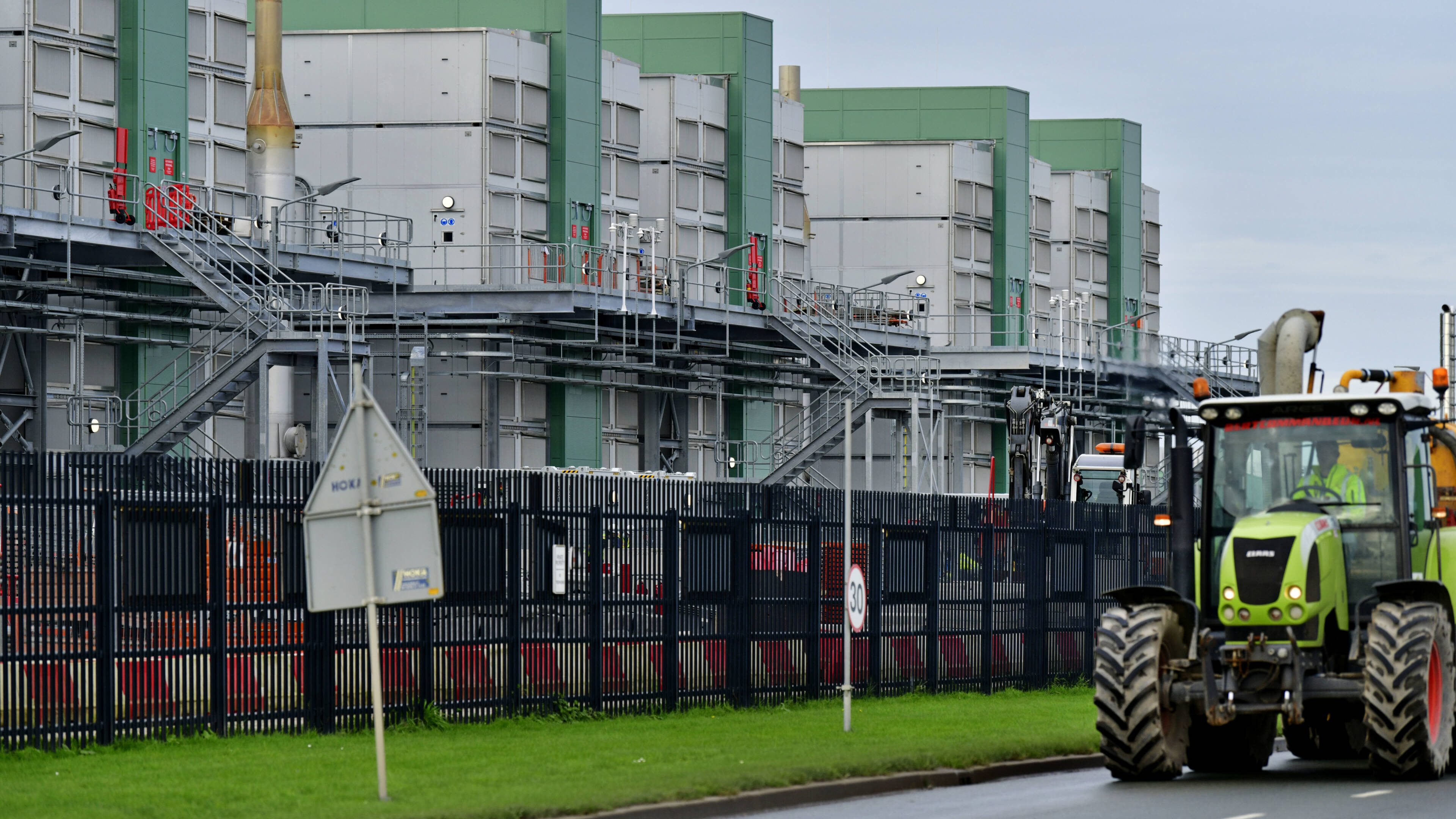 Microsoft mag verder bouwen aan een datacenter in Noord-Holland | NOS