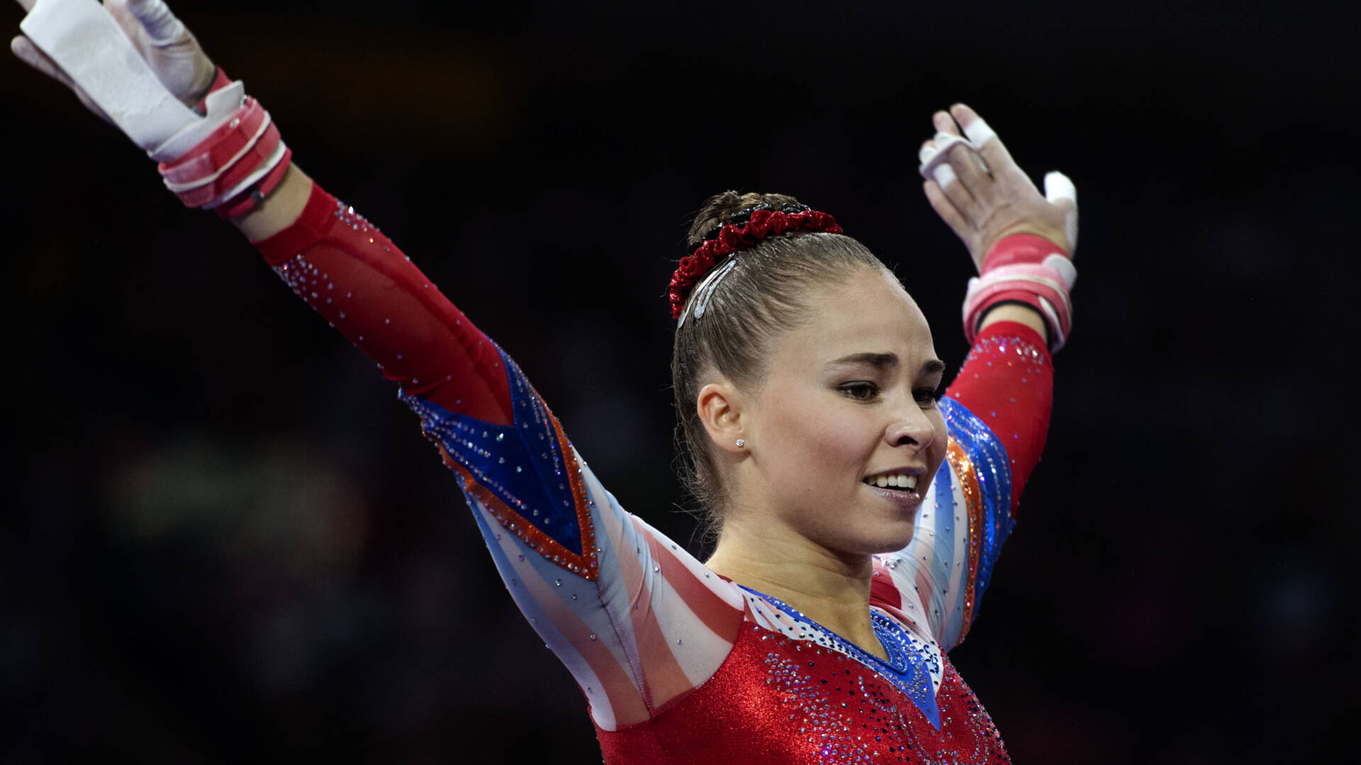 In roerig jaar turnt Thorsdottir eindelijk weer wedstrijd: 'Op naar de Spelen’ | NOS