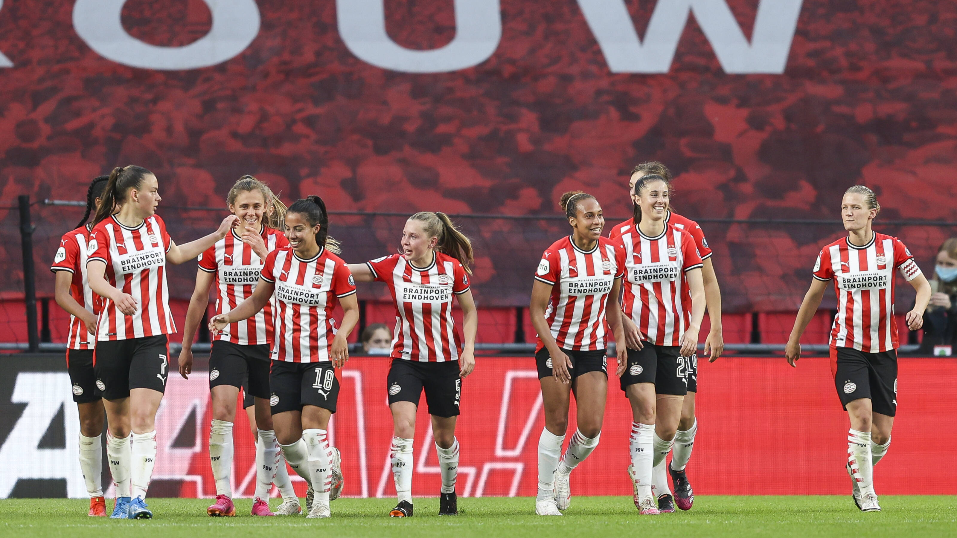 Vrouwen Twente en PSV gaan strijden om landstitel, Ajax uitgeschakeld | NOS
