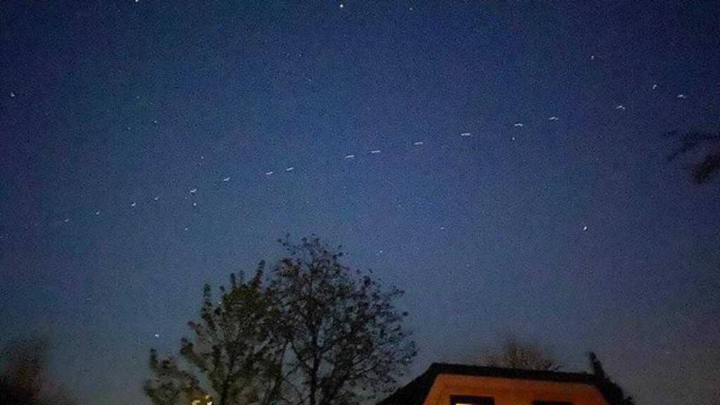 Drukte in de ruimte: nog eens 42.000 (!) satellieten de lucht in