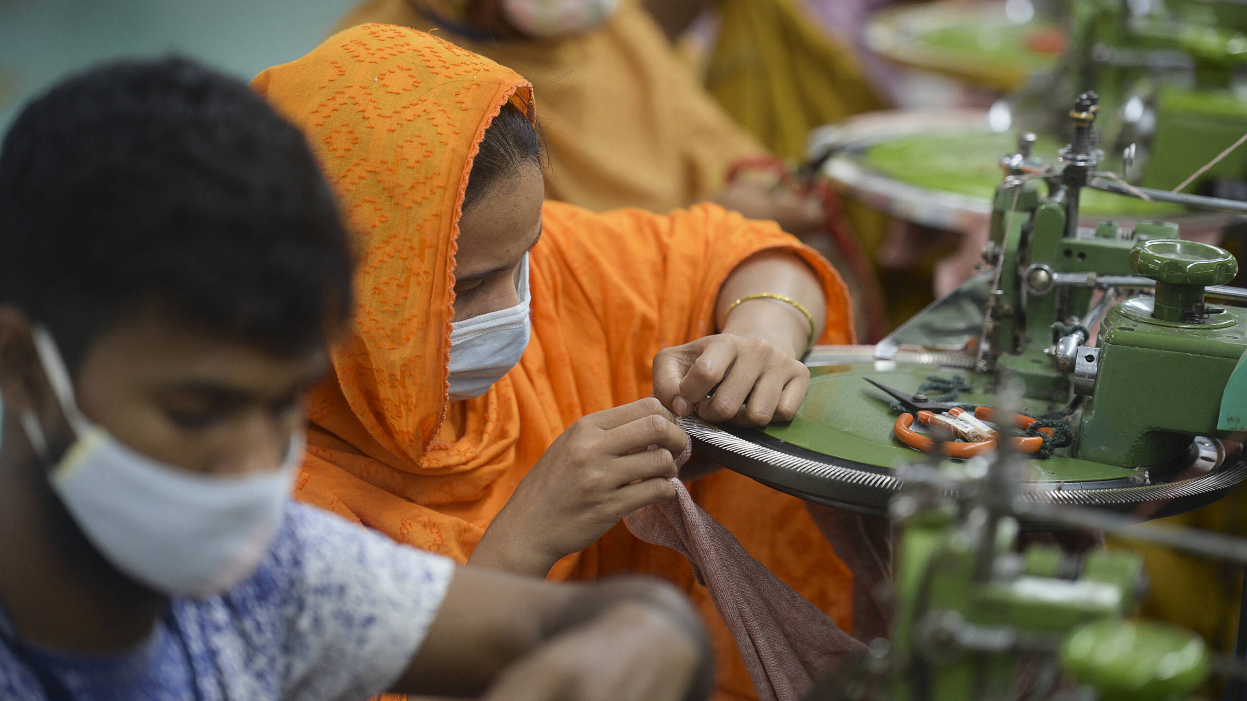 Zeeman en WE deden zaken met foute spinnerij in India | NOS