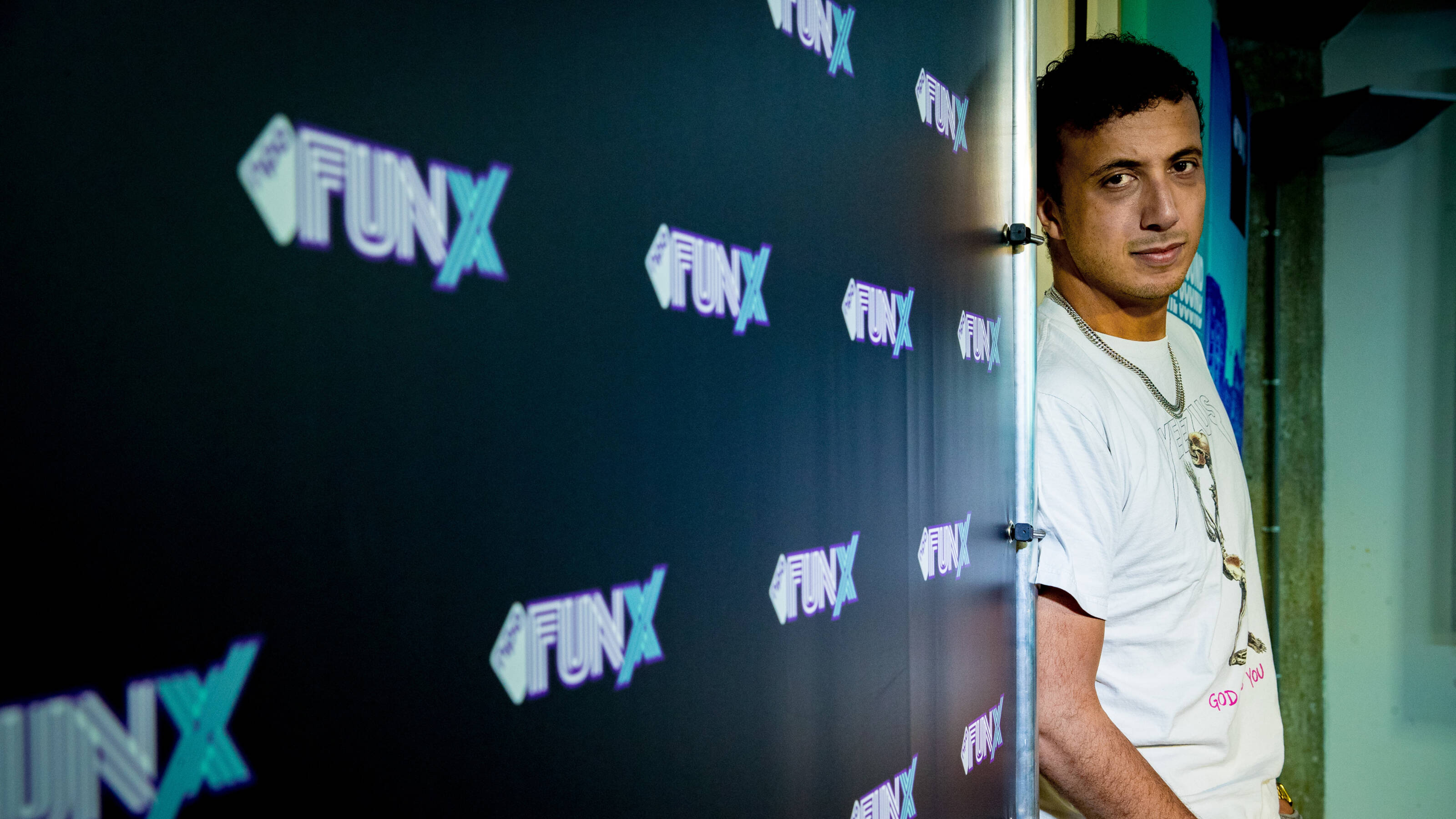 Taakstraf voor ramadan-bedreiging FunX-dj | NOS