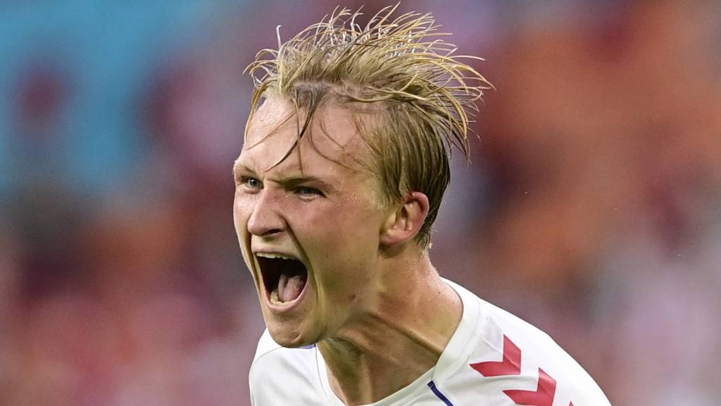 Uitgerekend Dolberg leidt Denen in Amsterdam naar kwartfinales EK (4-0)