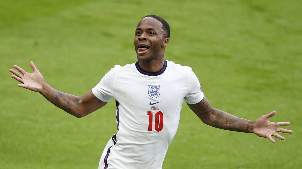 Engeland wint eindelijk van Duitsers; na vijftien jaar einde tijdperk Löw