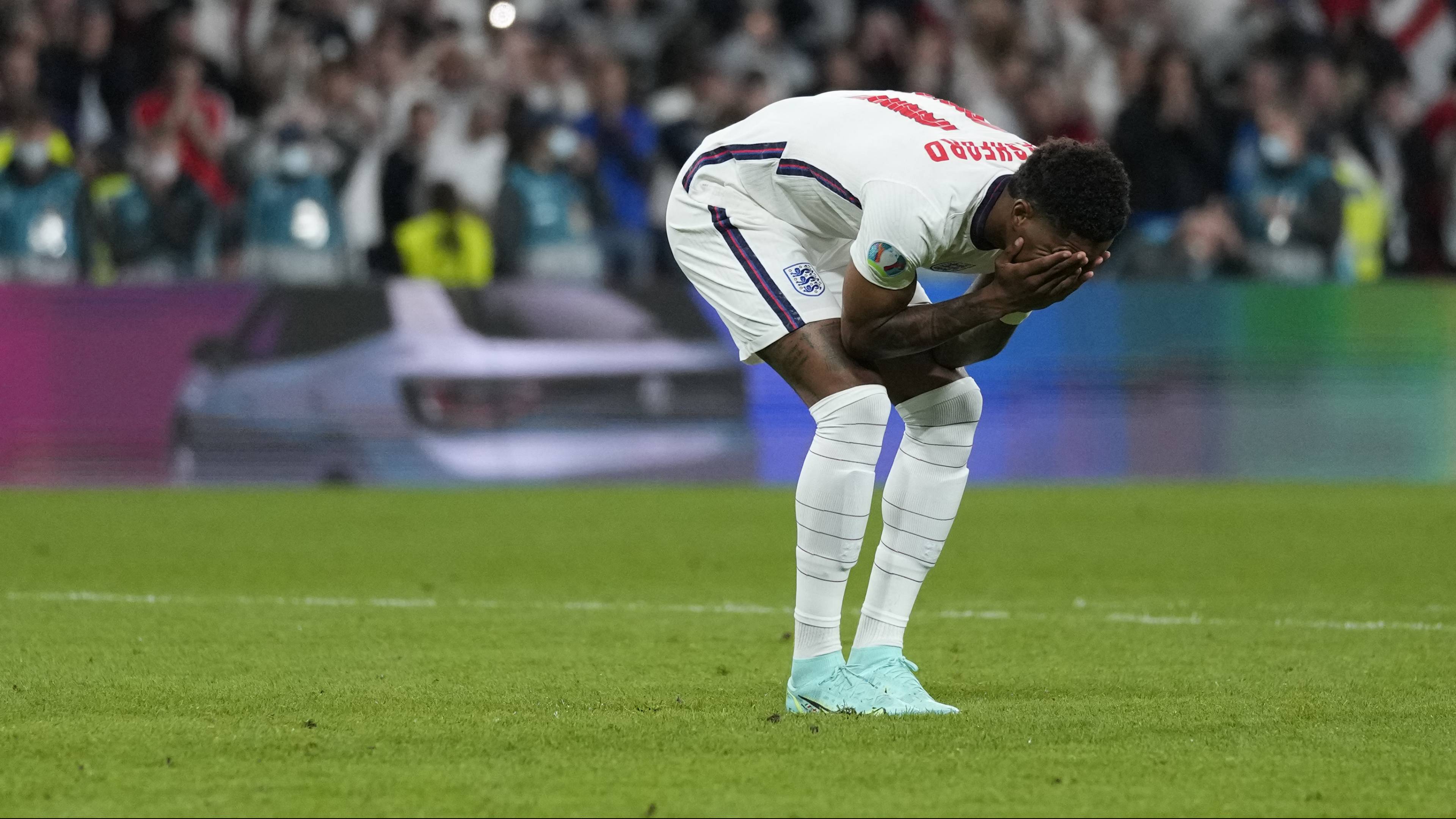 Rashford reageert op racisme na gemiste penalty in EK-finale | NOS