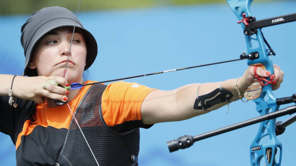 Schloesser-Bayardo mikt na handbooghuwelijk op medaille voor Oranje