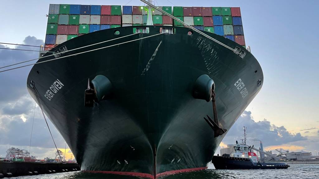 Wereldberoemd containerschip eindelijk in Rotterdam