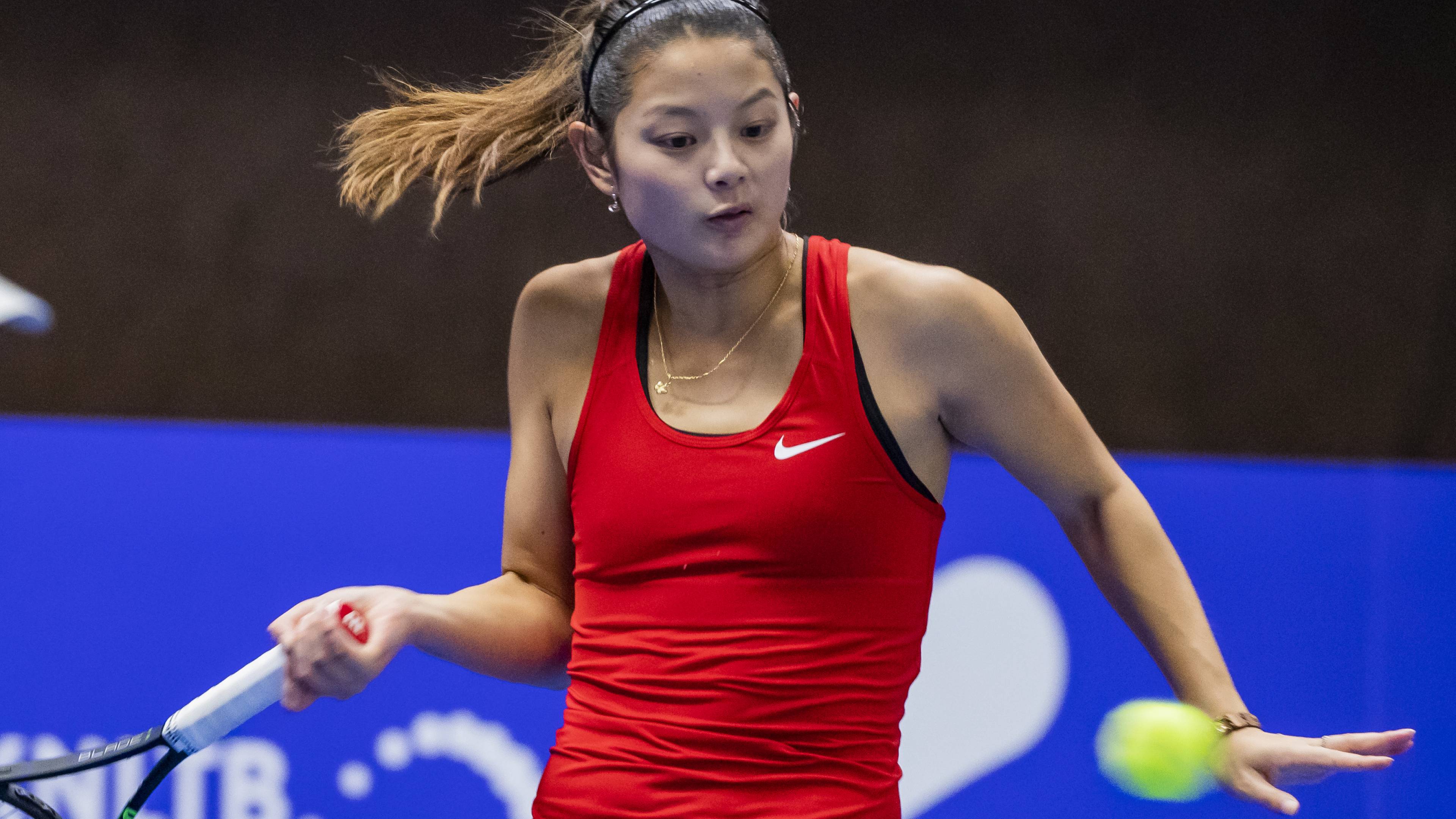 Hartono strijdend ten onder tegen Ostapenko op eerste WTA-toernooi | NOS