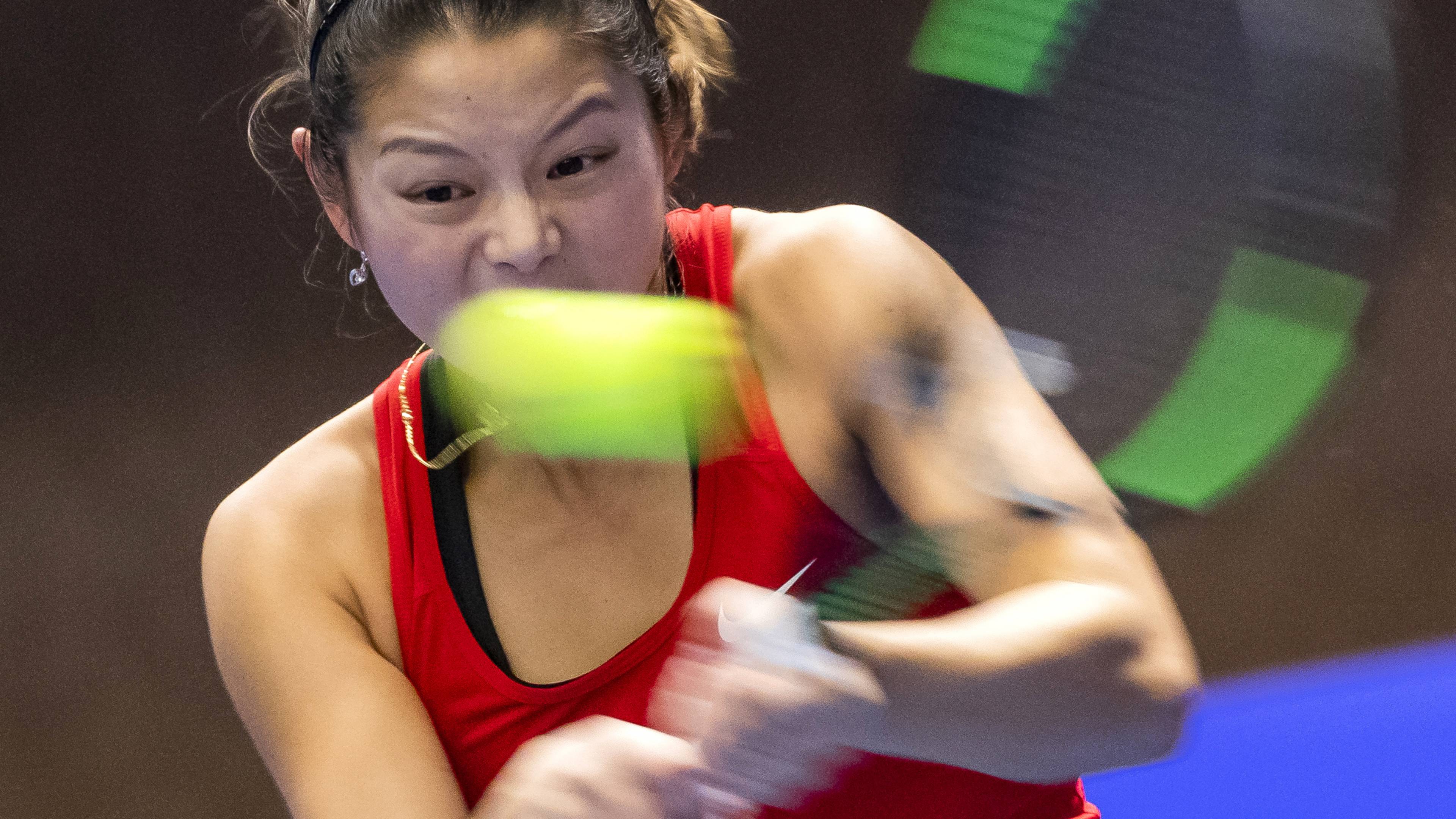 Hartono strijdend ten onder tegen Ostapenko op eerste WTA-toernooi | NOS