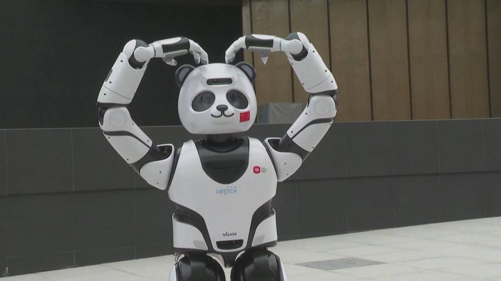 China presenteert panda-robot: 'Mensen zullen er dol op zijn'