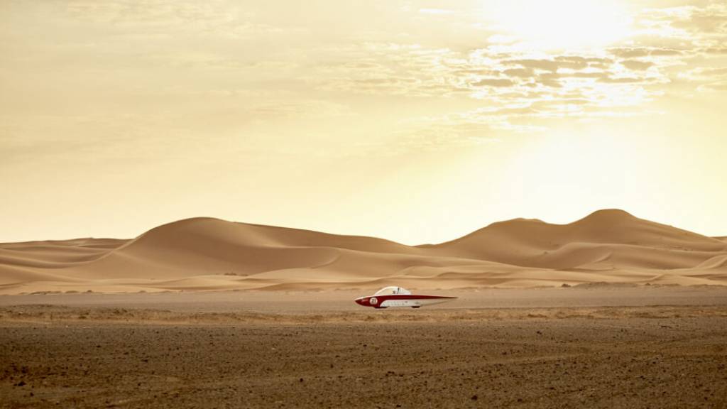 Nederlands team wint race met zonne-auto's