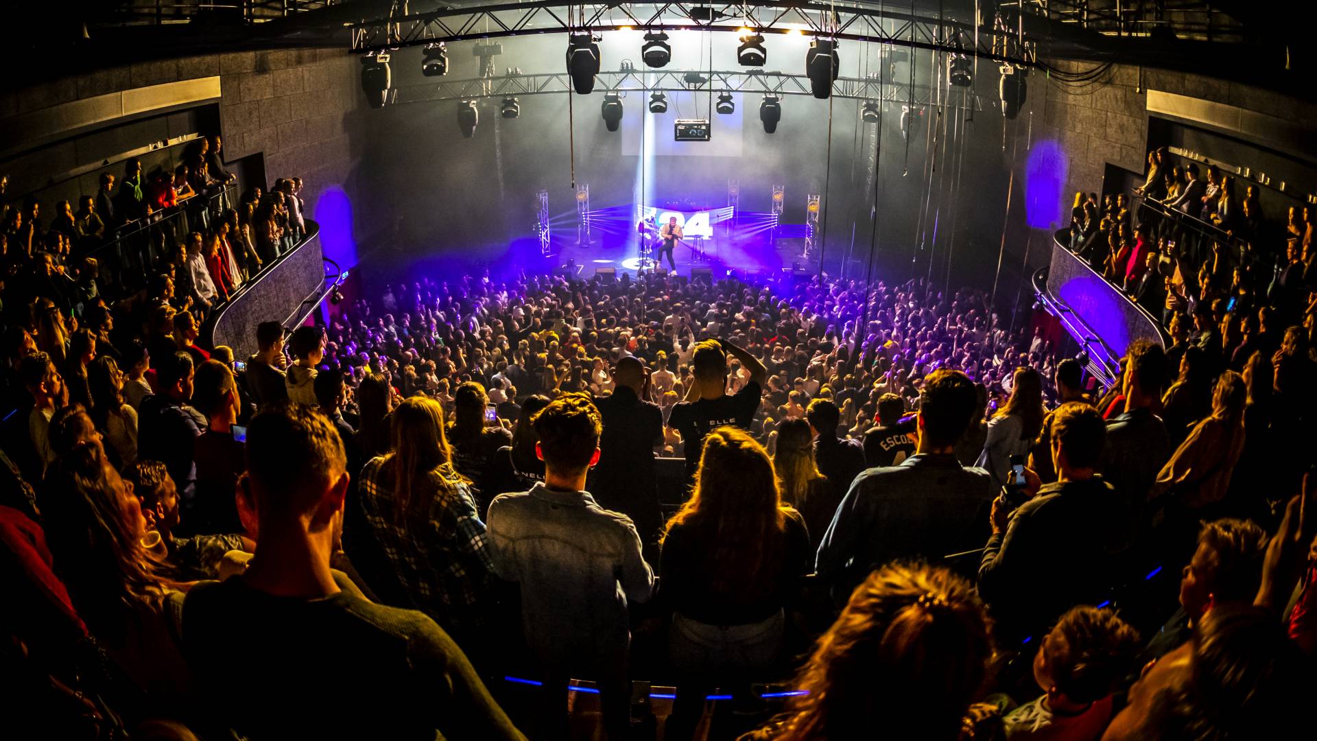 Hiphop van Nederlandse bodem gaat dik | NOS