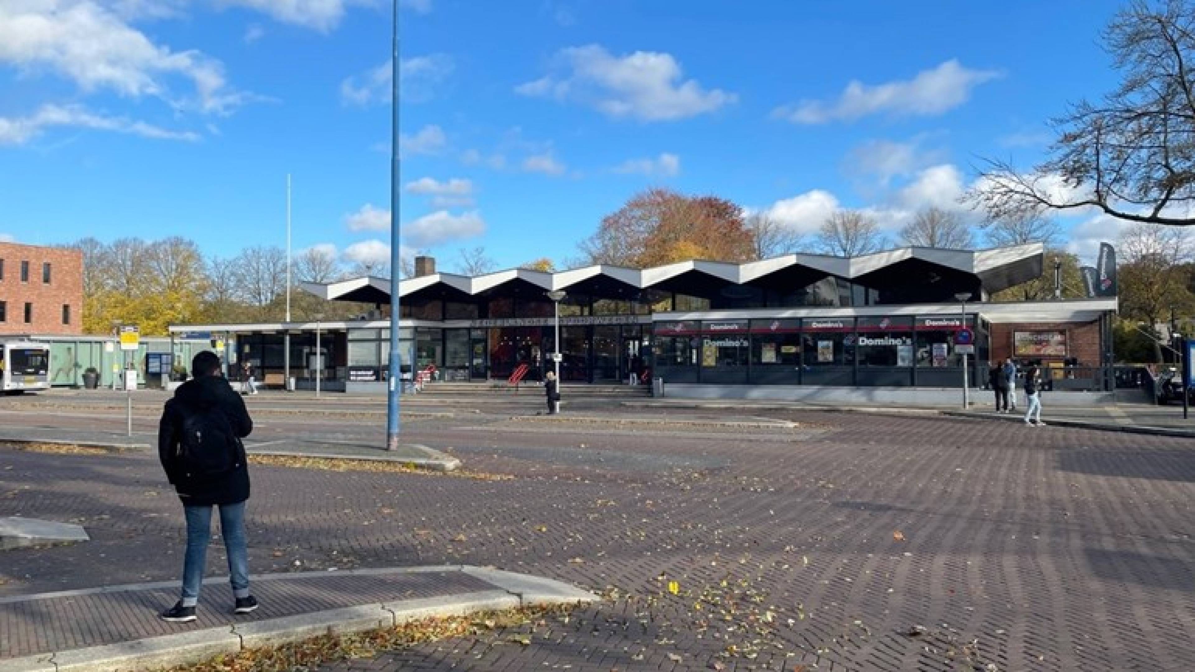Buschauffeurs vragen met lege bussen aandacht voor onveiligheid rond ...