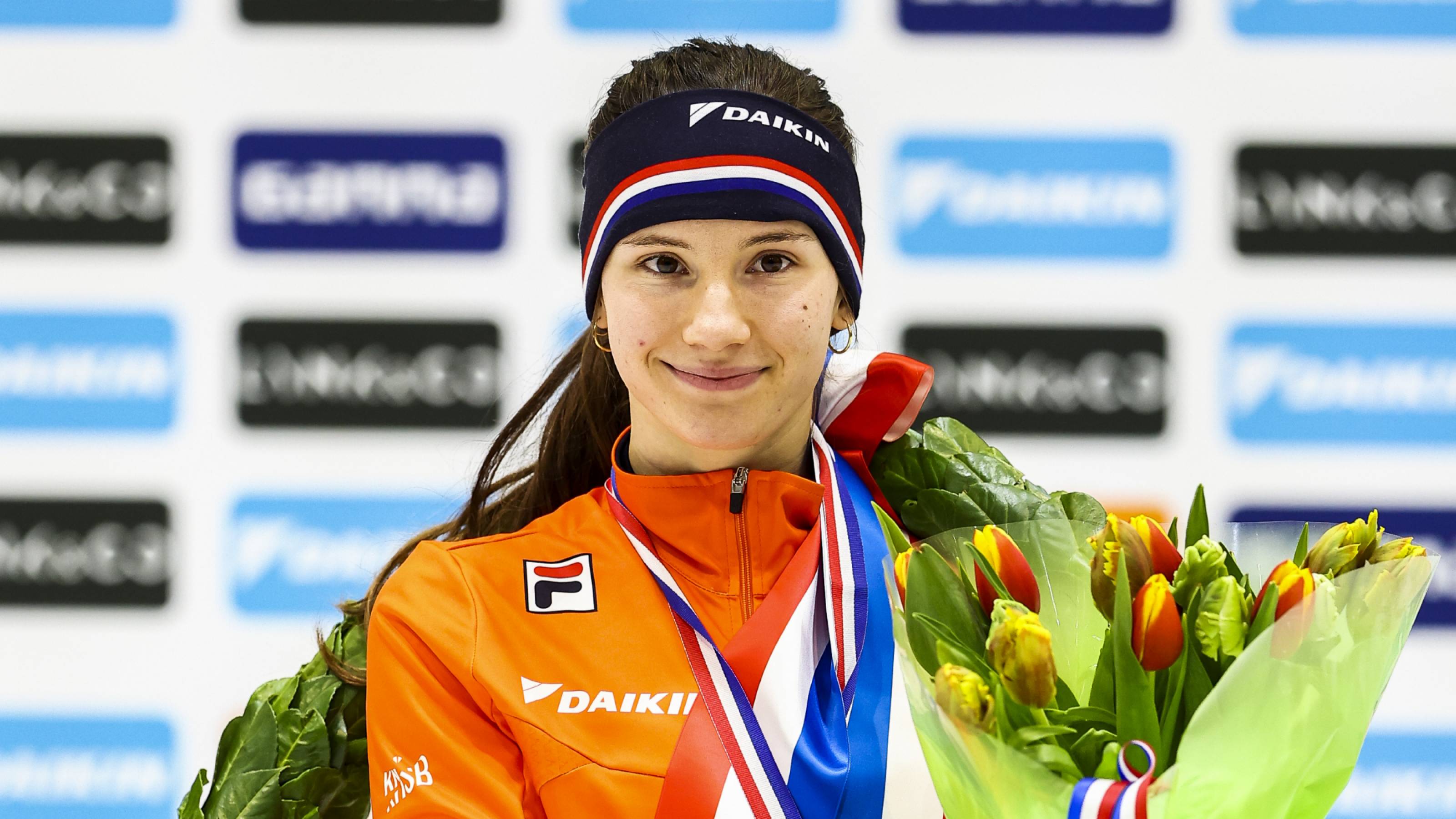 Poutsma volgt afwezige Schulting op als Nederlands shorttrackkampioene ...