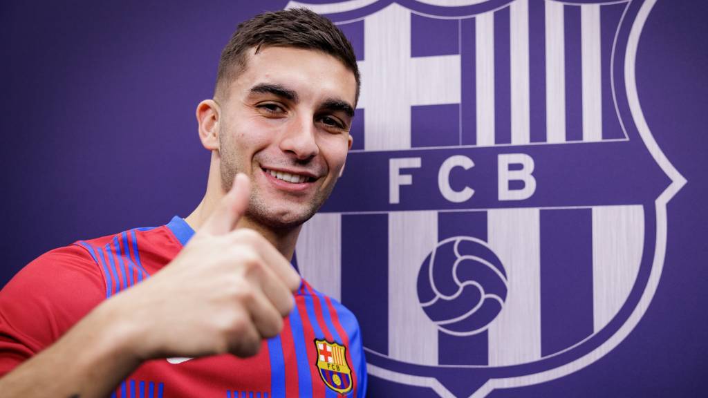 Barcelona ondanks miljardenschuld weer actief op transfermarkt, hoe kan ...