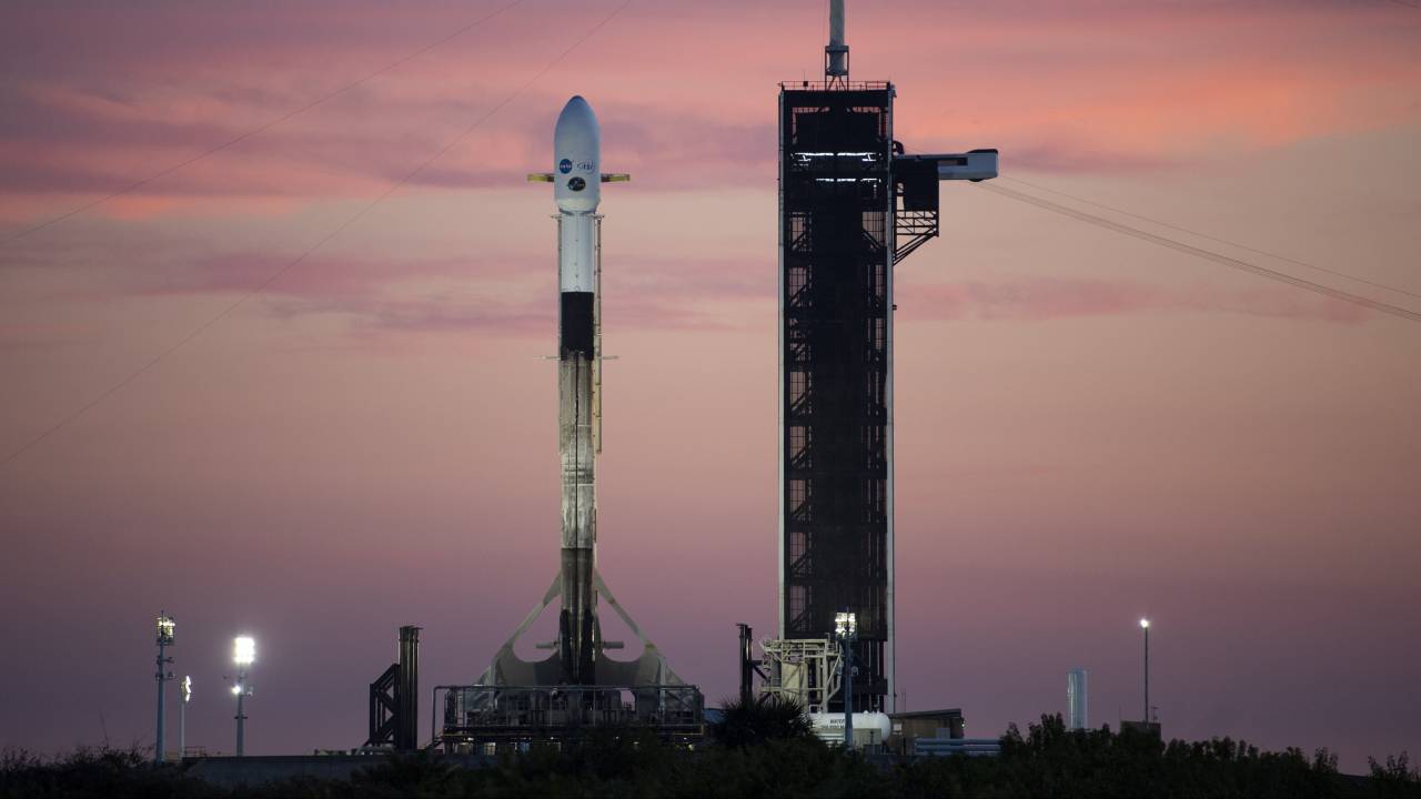 Raket SpaceX botst binnenkort op de maan | NOS