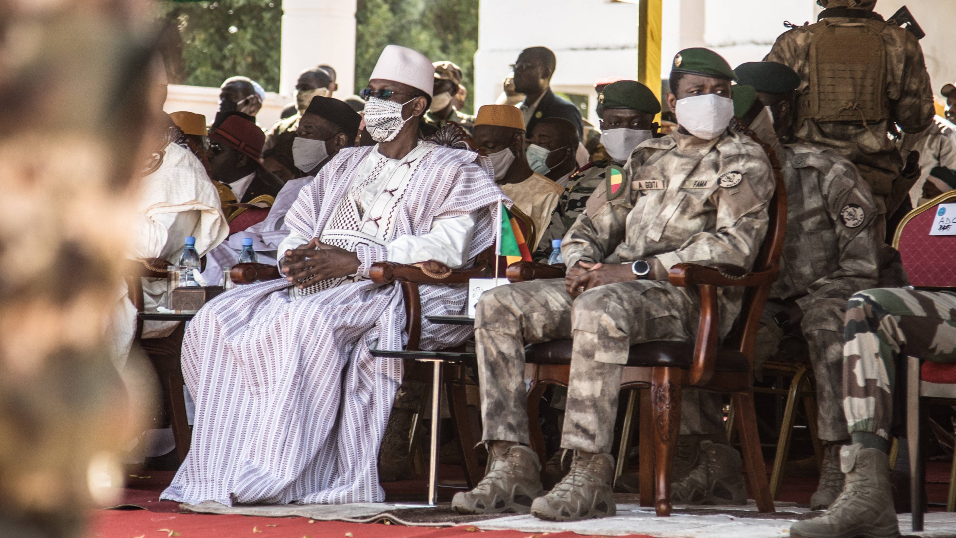 Frankrijk en andere landen stoppen met militaire missie in Mali | NOS