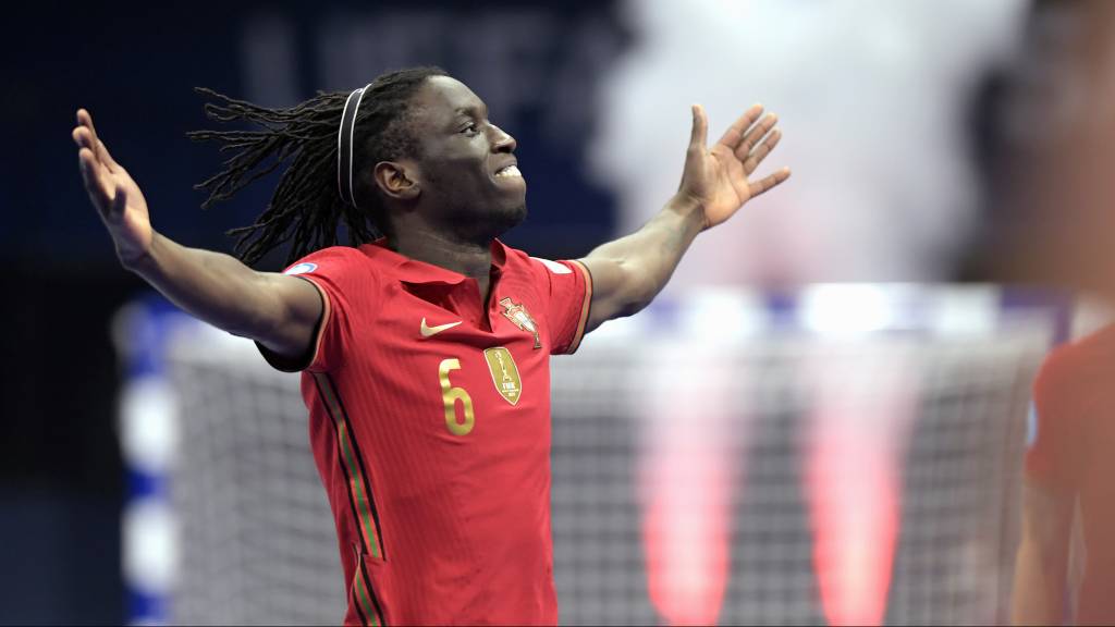 Portugal na comeback tegen Spanje met dank aan Zicky Té naar EK-finale