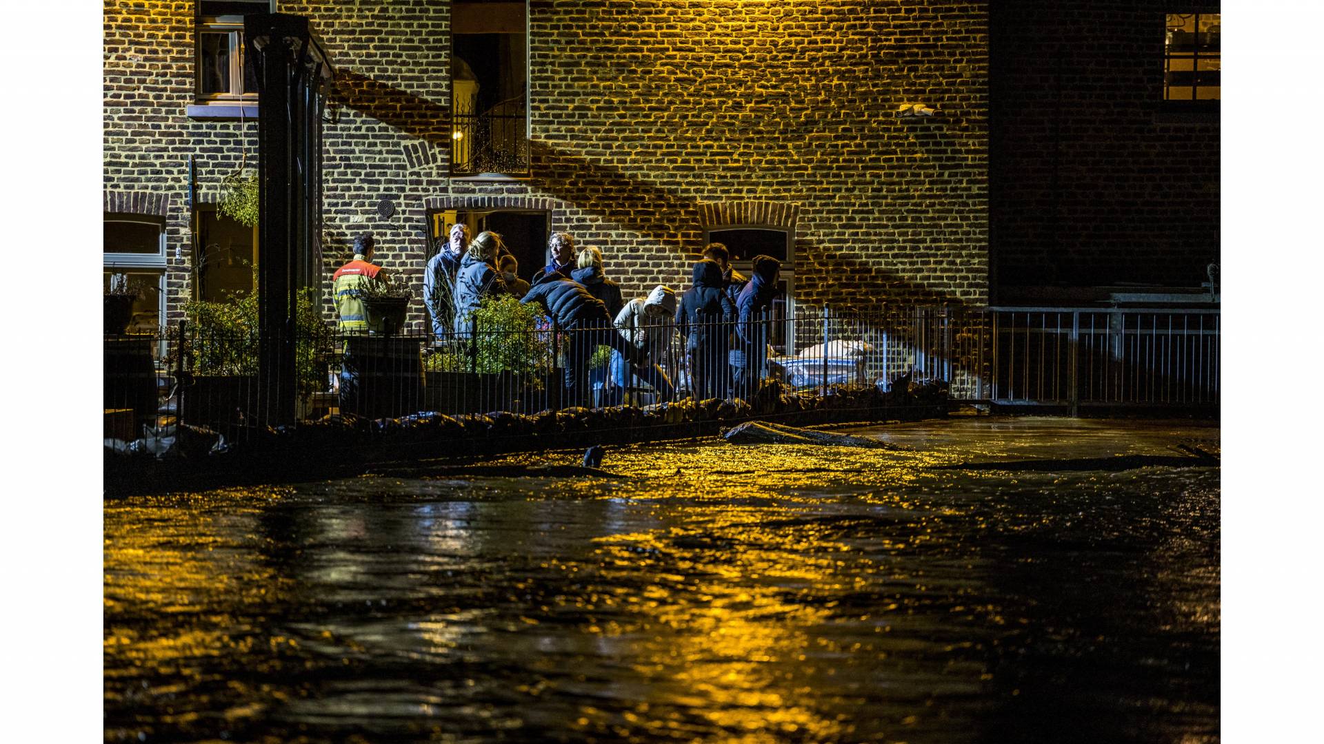 Wateroverlast Zuid-Limburg, maar gevaar overstroming Geul afgenomen | NOS