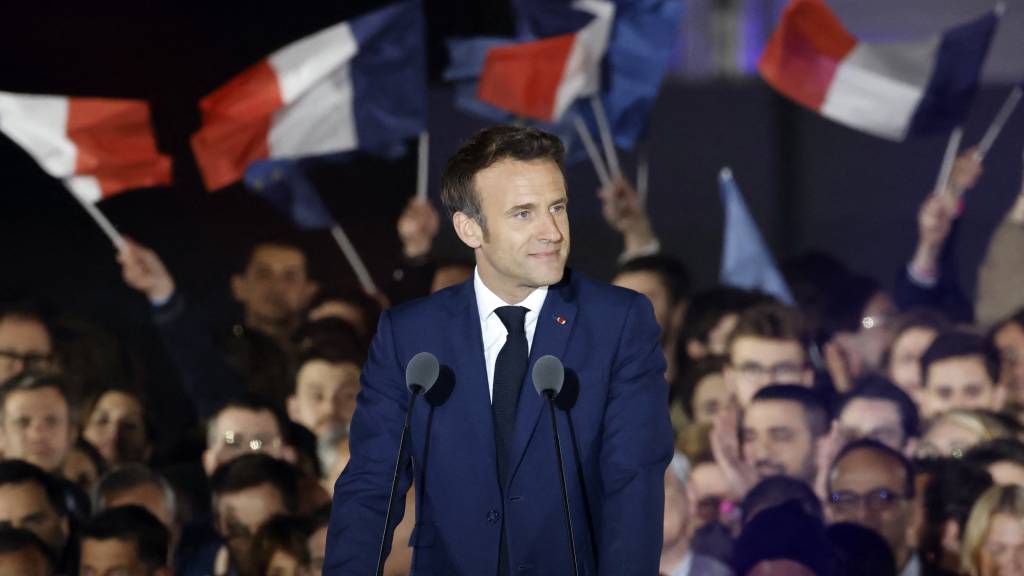 Macron wint Franse verkiezingen en blijft president