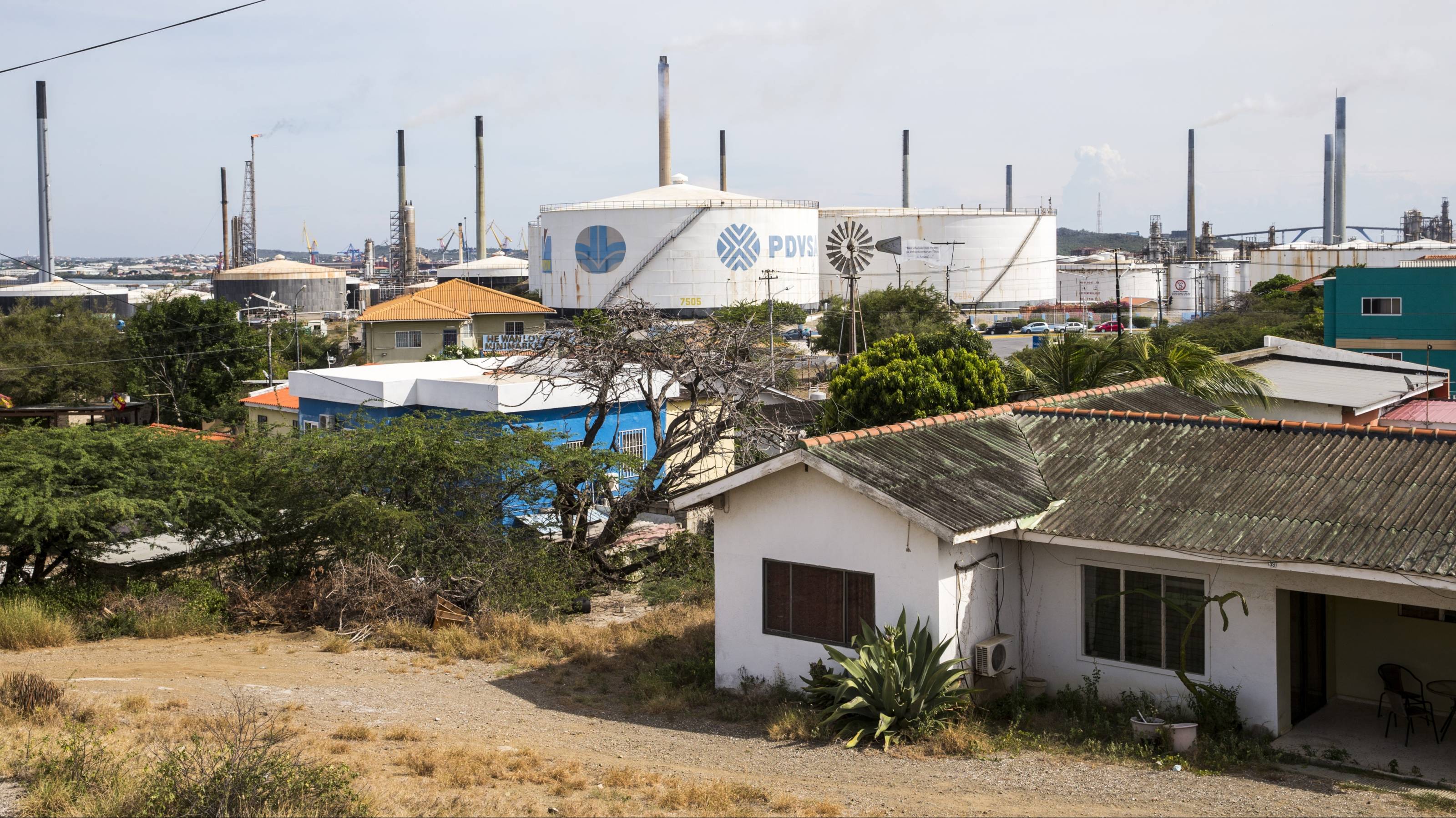CURAÇAO KOMT MET NIEUWE KANDIDAAT OM OUDE RAFFINADERIJ TE EXPLOITEREN ...