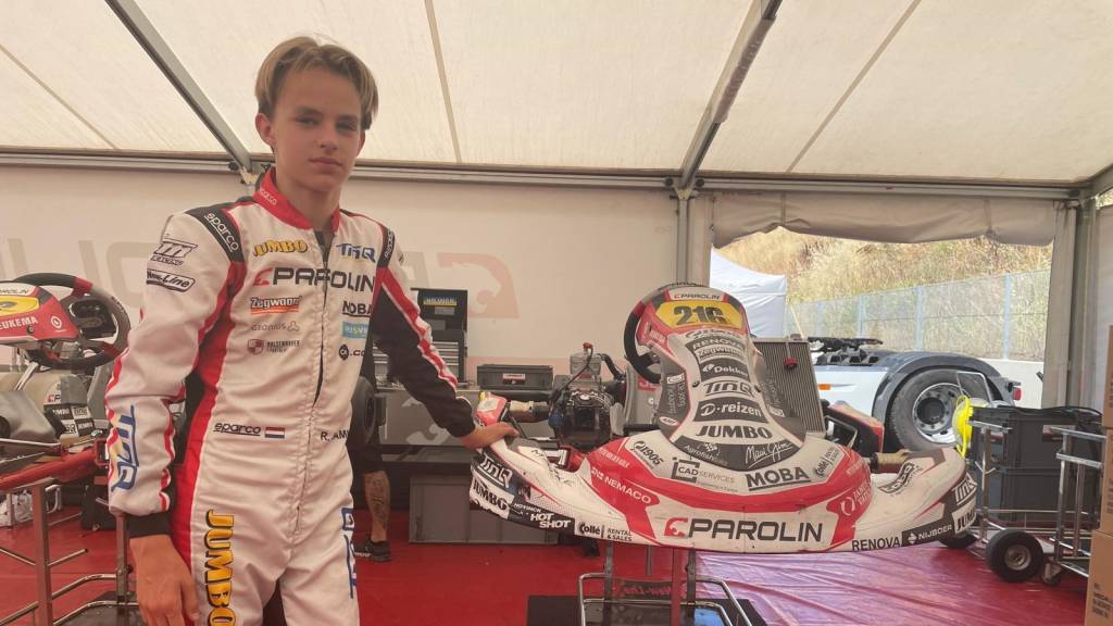Honderden jonge karters willen de nieuwe Max, Lewis of Charles worden