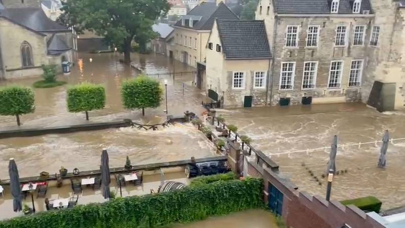 Overstromingen in Limburg precies een jaar geleden | NOS Jeugdjournaal