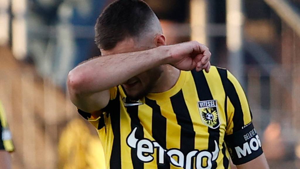 Mini Crisis Vitesse 0 Punten 8 Tegengoals • Miedema En Van Dijk In Race Gouden Bal