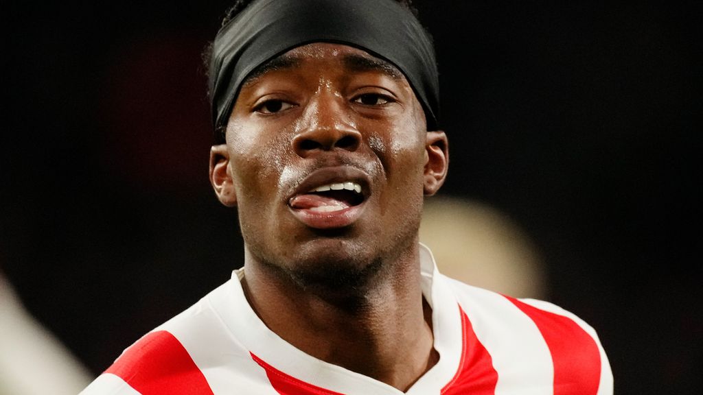 'Chelsea biedt rond de 30 miljoen op Madueke' • Griepgolf Ajax voorbij