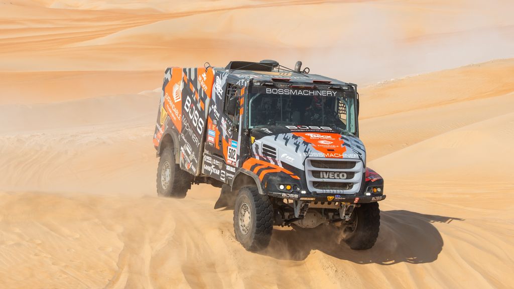 Nederlandse trucker wint grote race door de woestijn