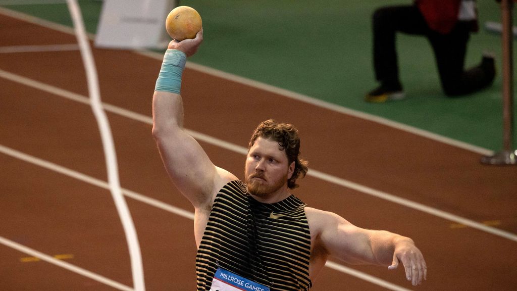 Wereldrecord kogelstoter Crouser, die voor zevende keer verder dan 23 ...