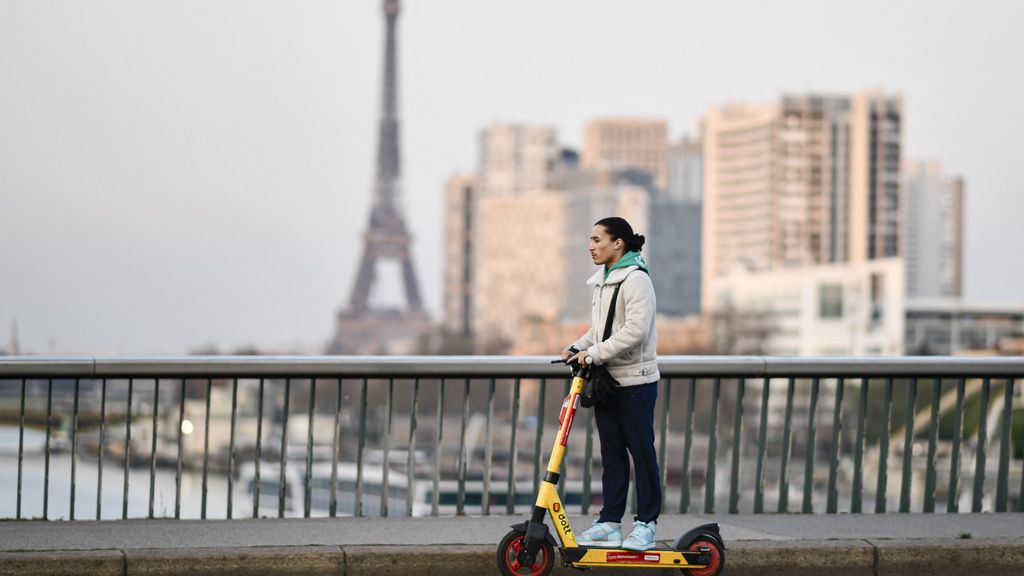 Inwoners Parijs zeggen ja of nee tegen elektrische stepjes