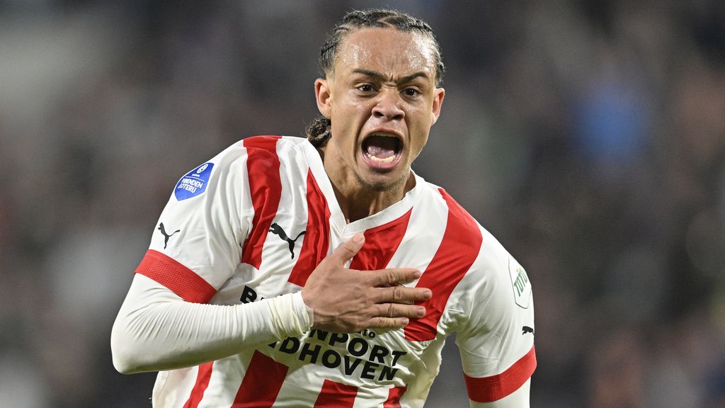 Simons bevrijdt PSV in slotfase tegen Fortuna: 'Lelijke duels moet je ...