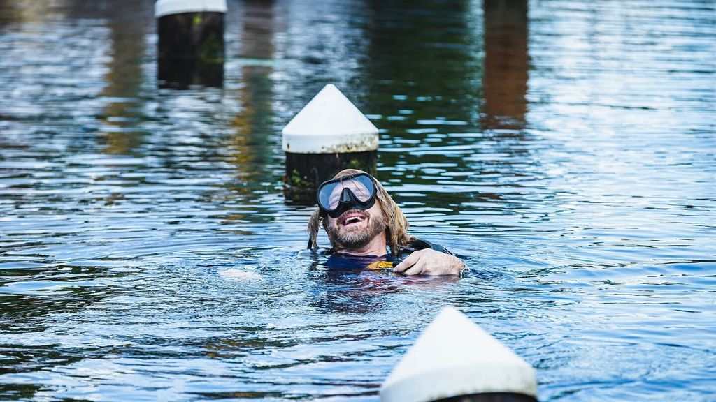 Wetenschapper na 100 dagen op de zeebodem weer boven