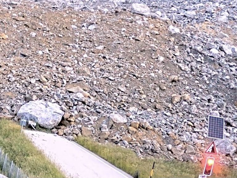 Zwitsers dorpje opnieuw bedreigd door rotslawine