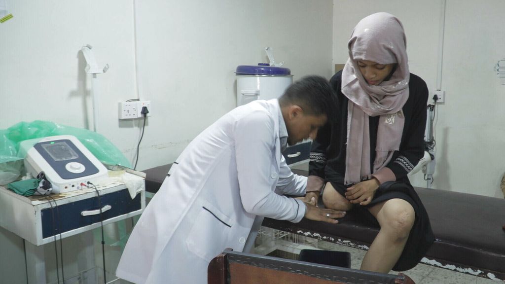 Shaima en Abdullah verloren hun been door explosieven in Jemen