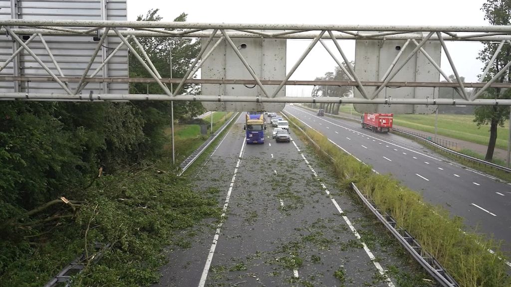 Schade op A9 in beeld door storm Poly
