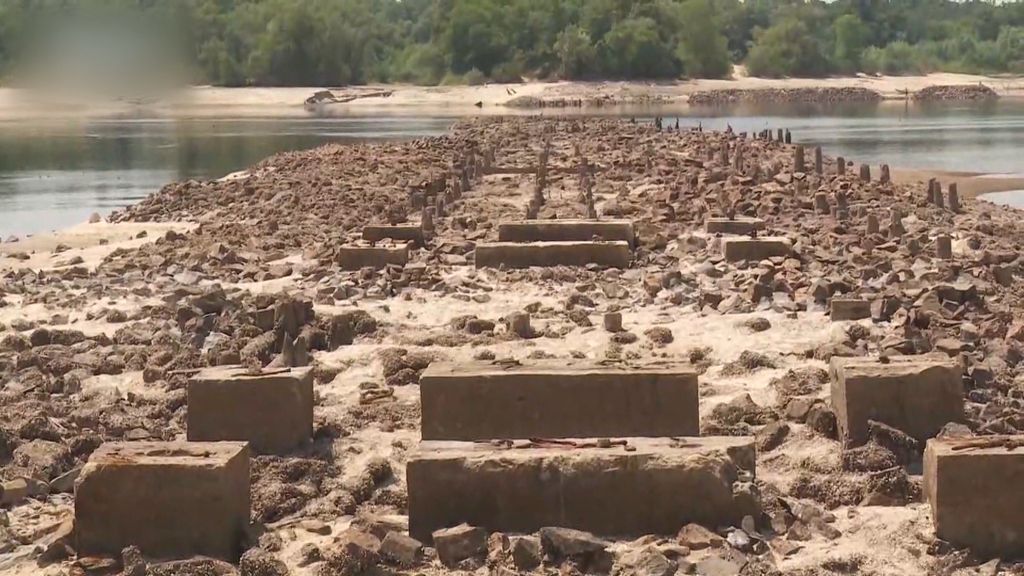 Schip van 500 jaar oud ontdekt op de bodem van leeg meer