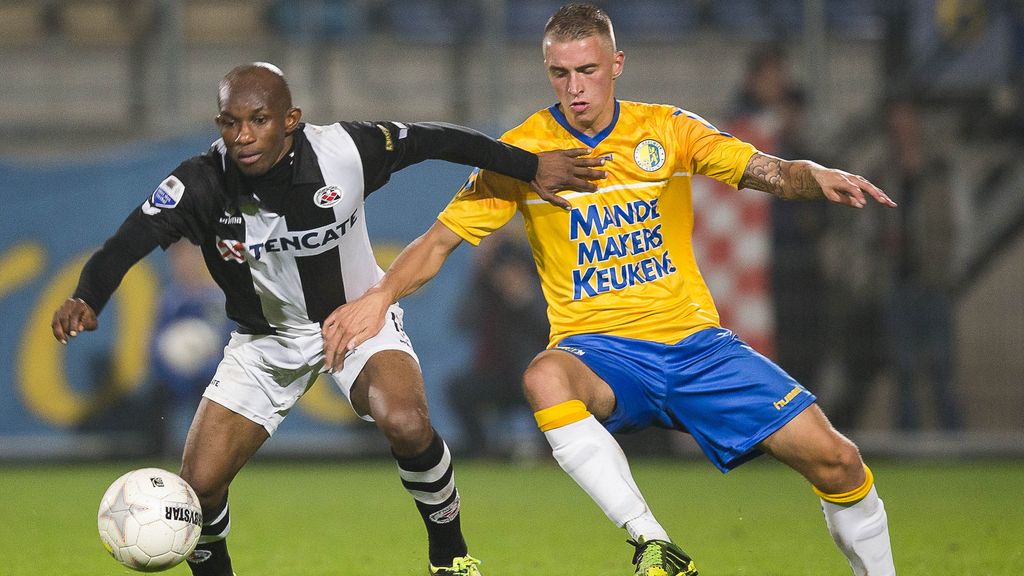 FC Emmen legt veroordeelde speler vast, directeur schrikt van reacties