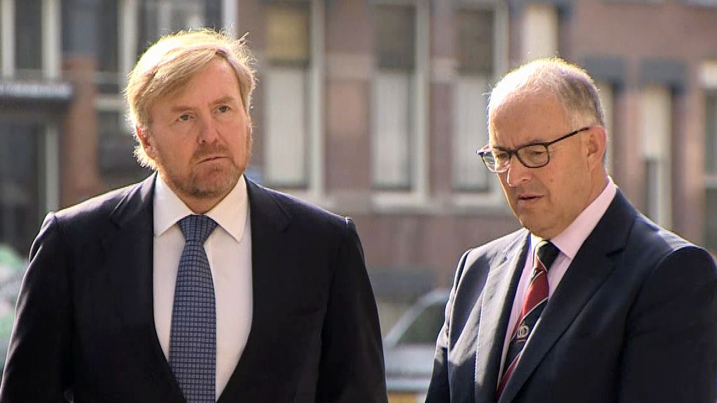 Koning in Rotterdam om te praten over de schietpartij