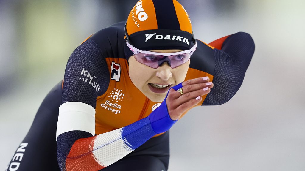 Beune verslaat Schouten op 3.000 meter en wint eerste wereldbekergoud