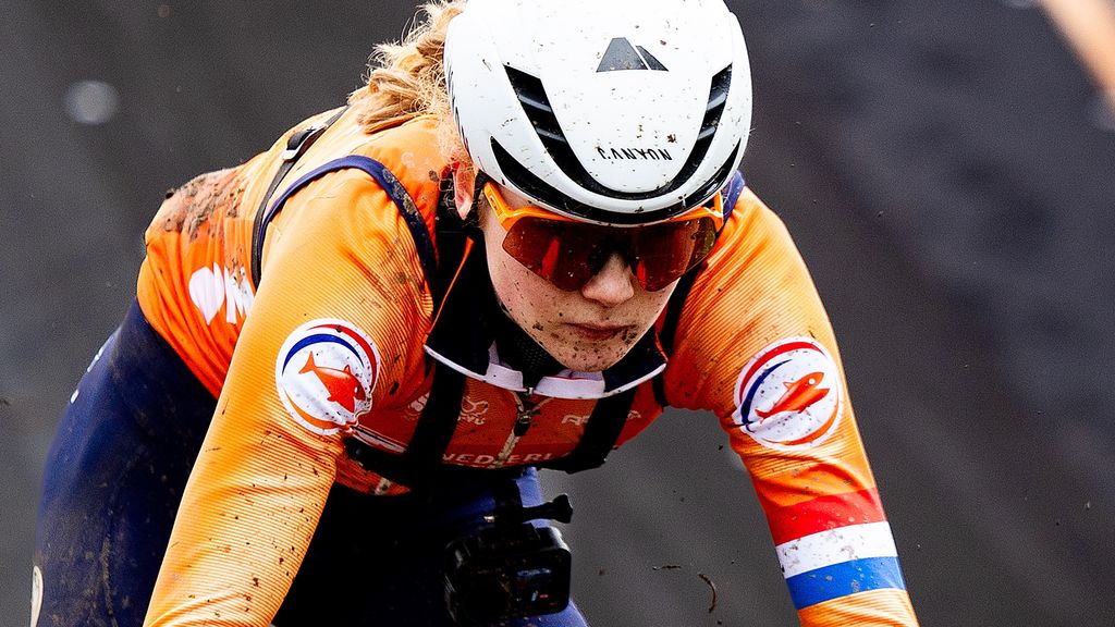 Weer oranje boven bij WK veldrijden? Van Empel favoriet, Pieterse springt over balken