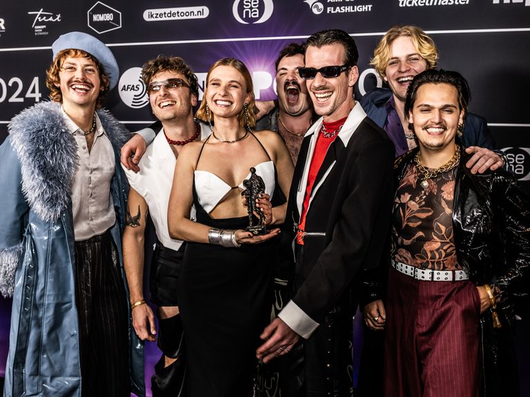 Oproep: Wat wil jij weten van zangeres Roxy Dekker?