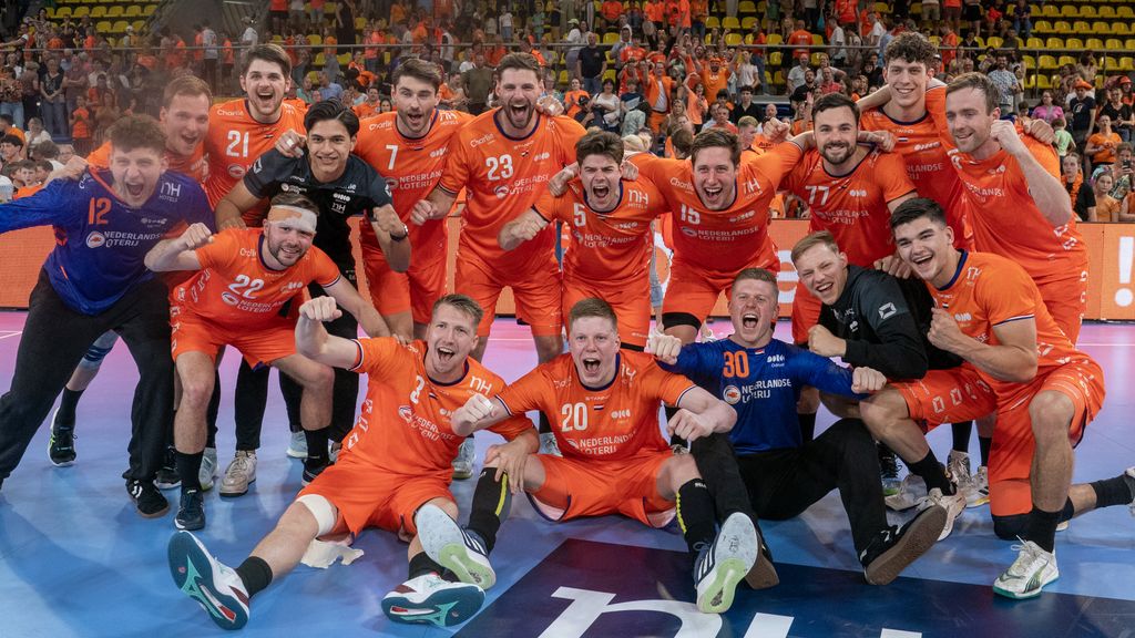 Handballers dwingen - met bebloed gezicht - WK-ticket af tegen Grieken