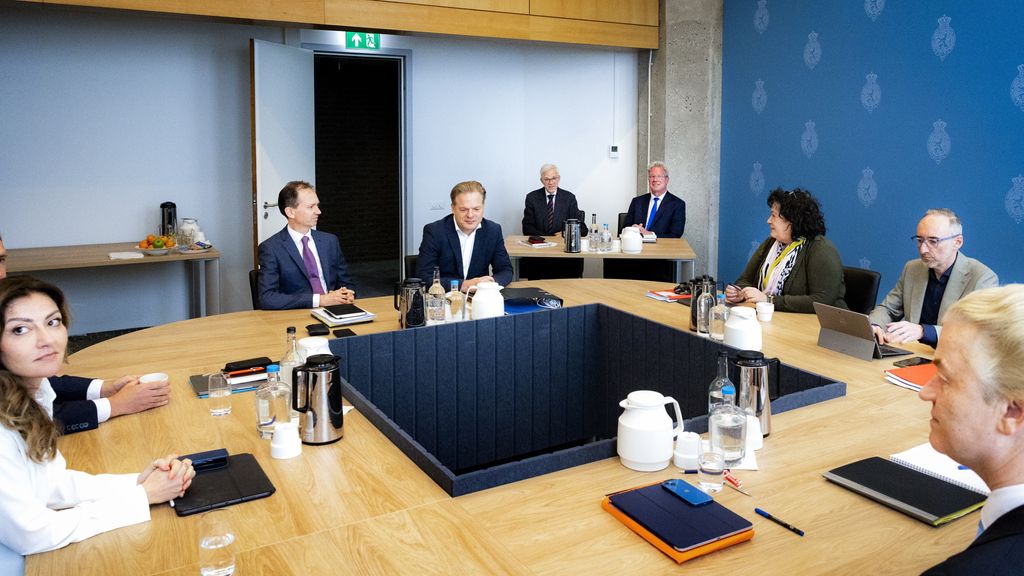 Vanavond op tv: Lange onderhandeldag formatie • Problemen met ...