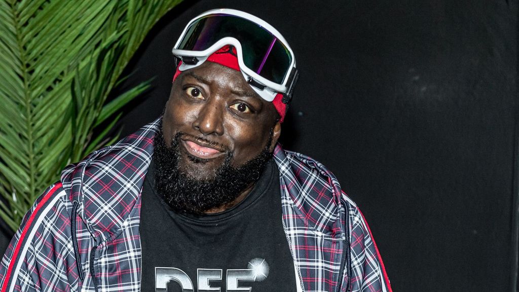 Muurschildering overleden rapper Def Rhymz overgespoten